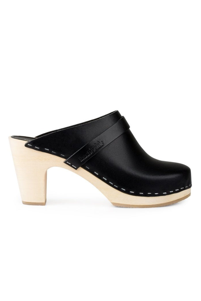 Swedish Hasbeens Louise Slip In Classic Clog – Suburban Shoes